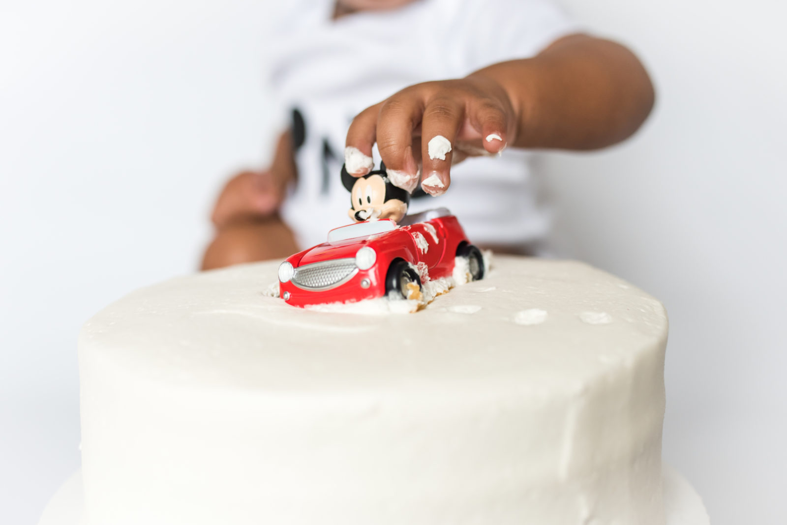 Xavier Cake Smash // Richmond Va. - jennywhitephotographyrva.com