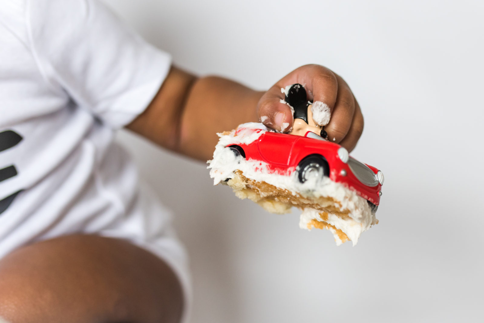 Xavier Cake Smash // Richmond Va. - jennywhitephotographyrva.com